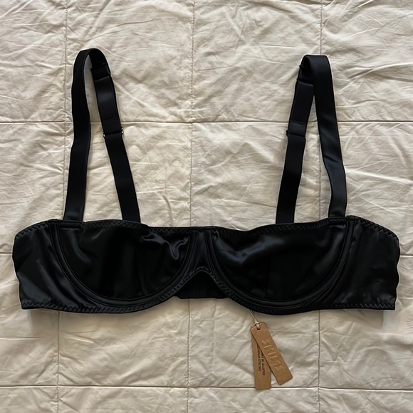 SKIMS | Intimates & Sleepwear | Skims Woven Shine Underwire Bra | Poshmark